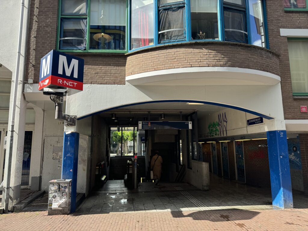 Metro in Amsterdam: tickets, map, opening times