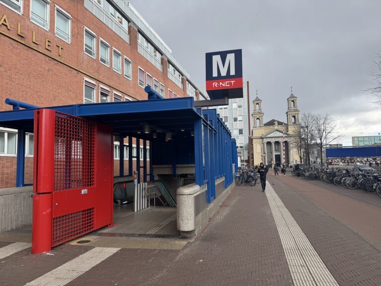 Metro in Amsterdam: tickets, map, opening times